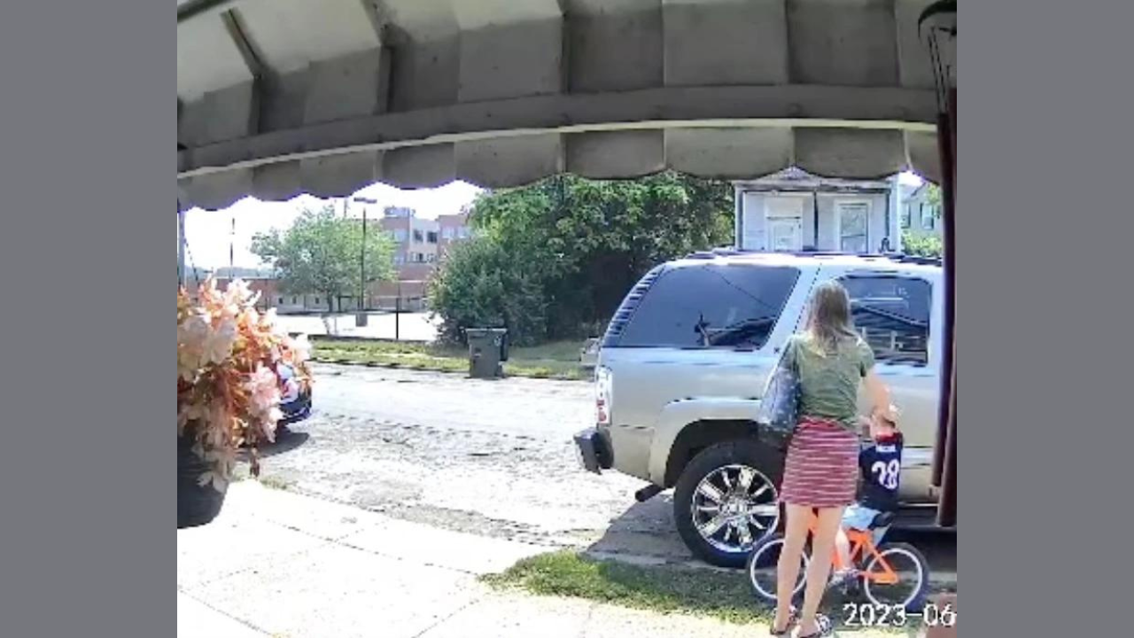 ‘Drunk’ woman posing as CPS worker tries to lure 4-year-old neighbor ...