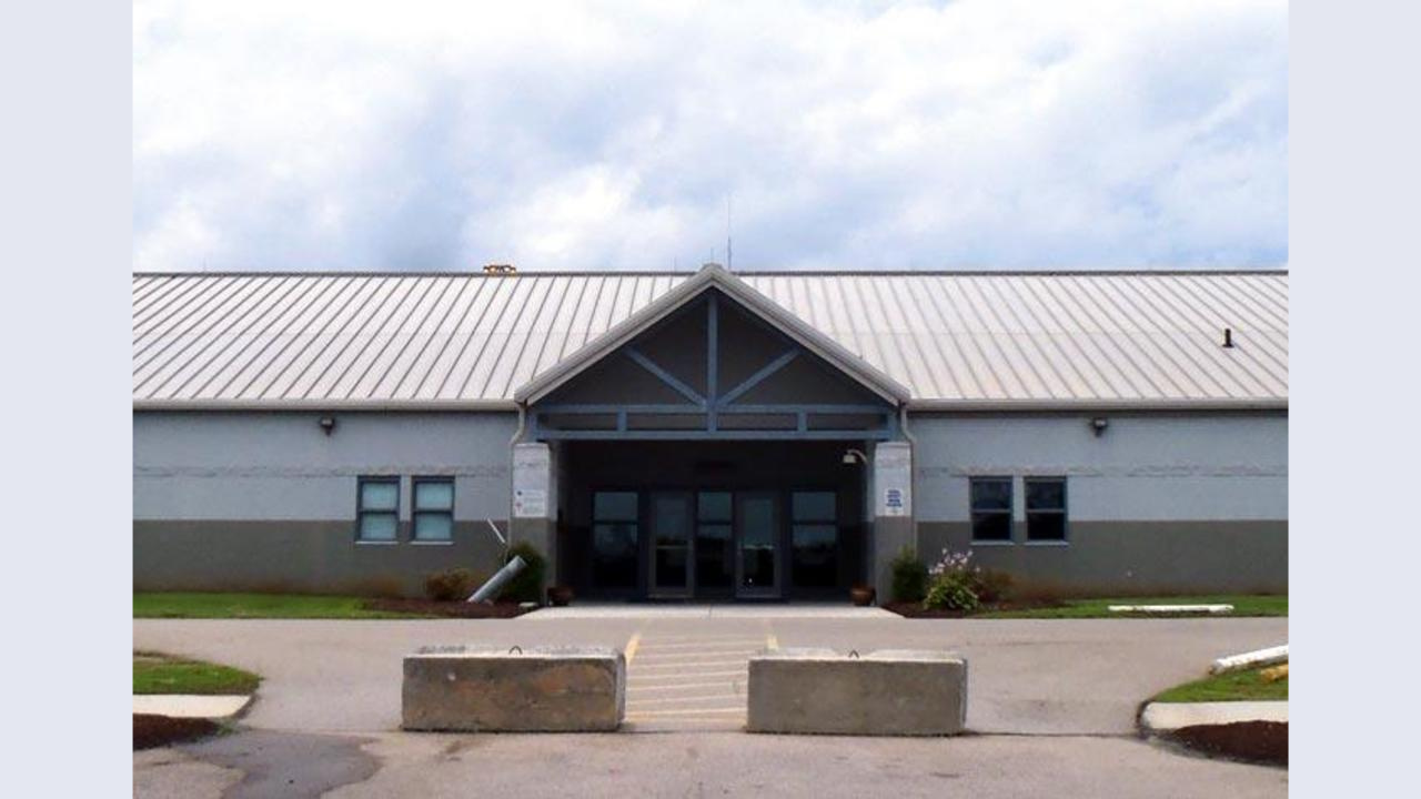 Former federal prison lieutenant sentenced to 3 years for failing to ...